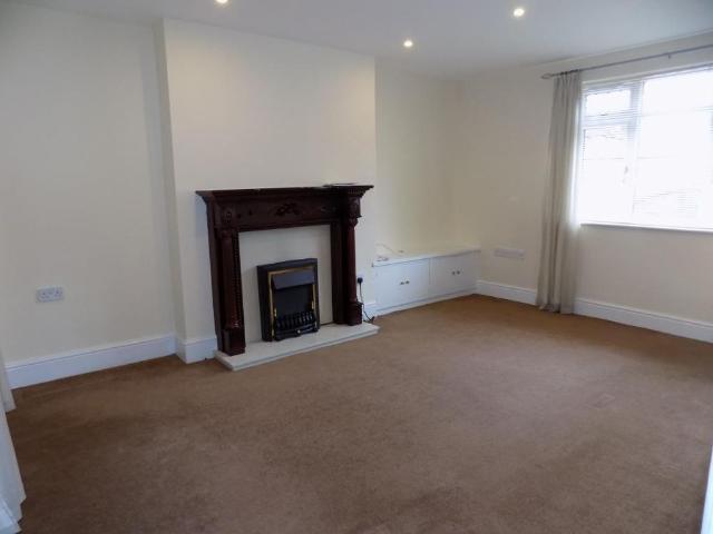 2 bedroom end of terrace house to rent