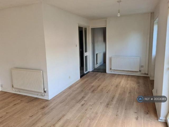 2 bedroom end of terrace house to rent