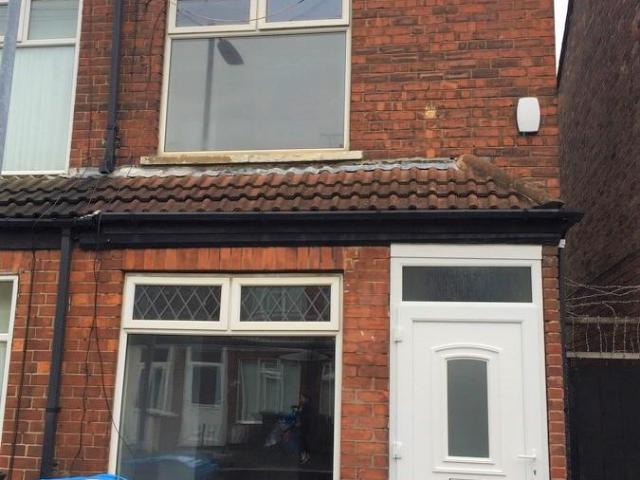 2 bedroom end of terrace house to rent
