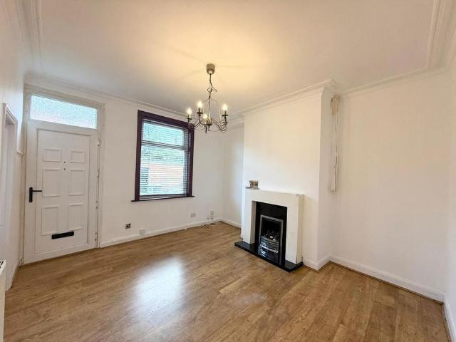2 bedroom end of terrace house to rent