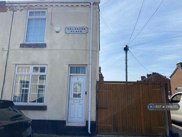 2 bedroom end of terrace house to rent