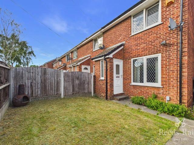2 bedroom end of terrace house to rent
