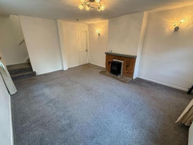 2 bedroom end of terrace house to rent