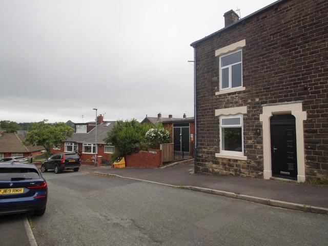 2 bedroom end of terrace house to rent