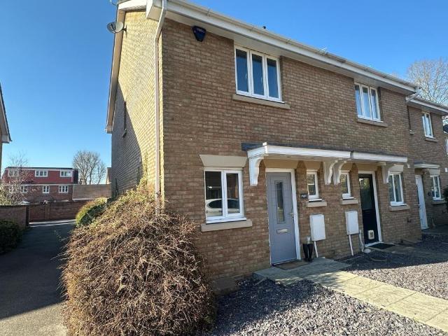 2 bedroom end of terrace house to rent