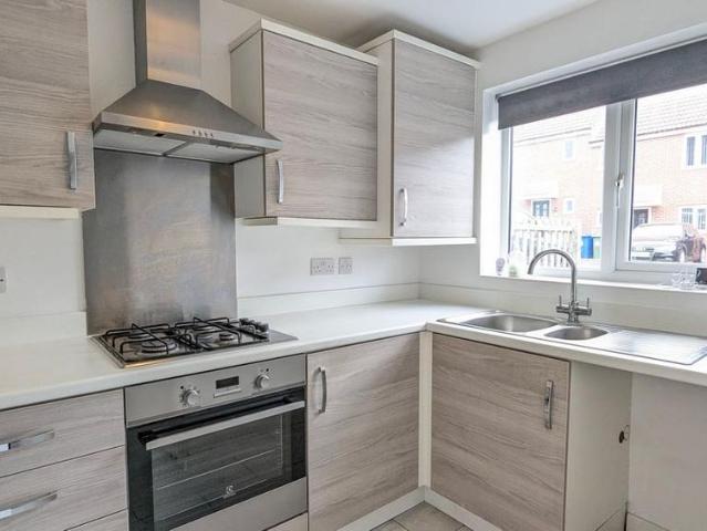 2 bedroom end of terrace house to rent
