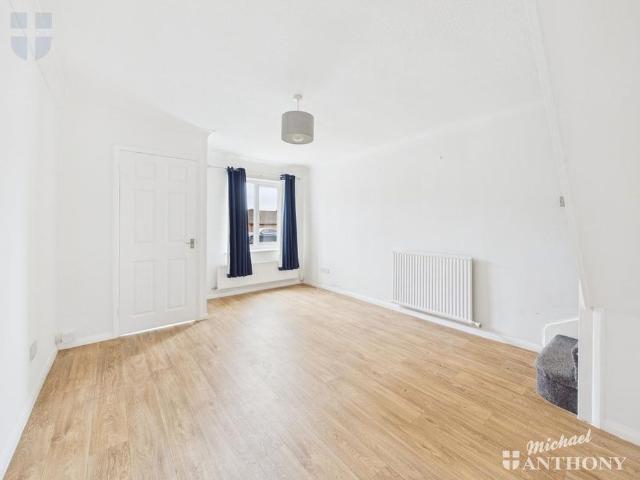2 bedroom end of terrace house to rent