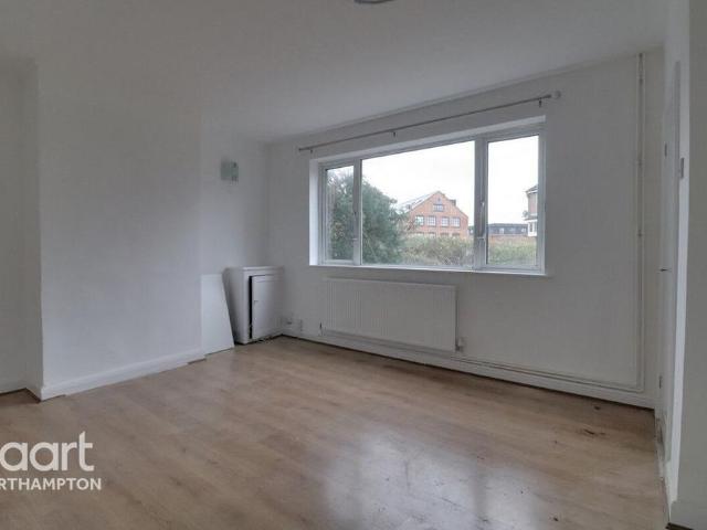 2 bedroom end of terrace house to rent