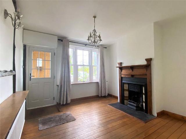 2 bedroom end of terrace house to rent