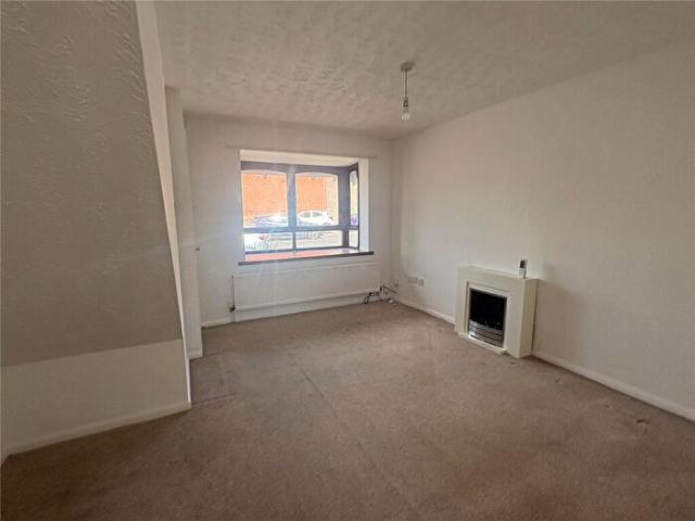 2 Bedroom End Of Terrace House To Rent In Crest View, Nottingham, NG5