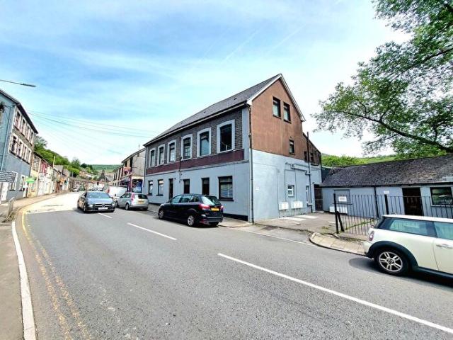 2 Bedroom End Of Terrace House To Rent In East Road, Tylorstown, CF43