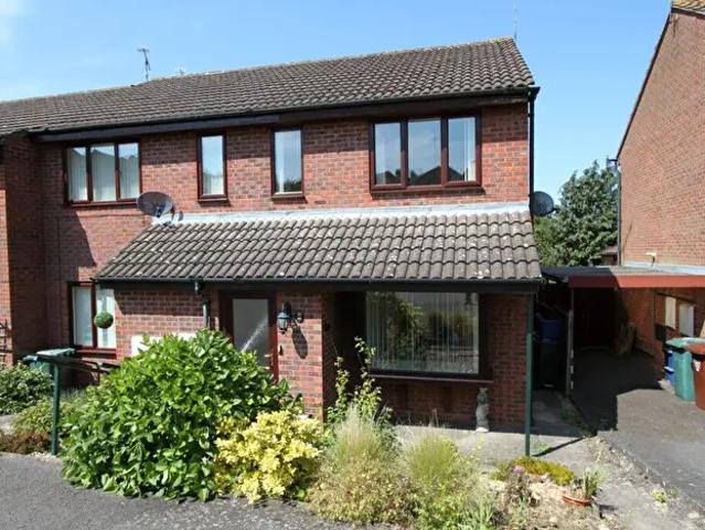 2 Bedroom End Of Terrace House To Rent In Green Lane, Banbury, Oxon, OX16