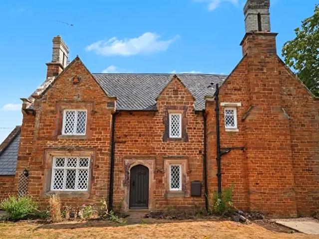 2 Bedroom End Of Terrace House To Rent In Harlestone Road, Church Brampton, NN6