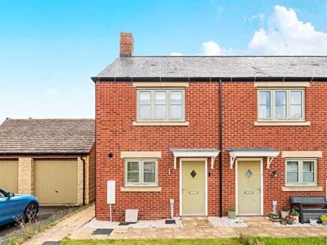 2 Bedroom End Of Terrace House To Rent In Kestrel Way, Moreton In Marsh, GL56