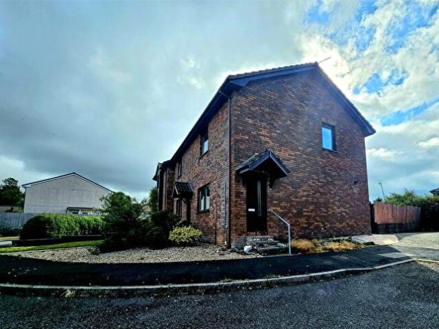 2 Bedroom End Of Terrace House To Rent In Maes Cottage Estate, Rhayader, LD6