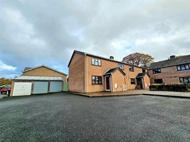 2 Bedroom End Of Terrace House To Rent In Maesydderwen, Builth Wells, Powys, LD2