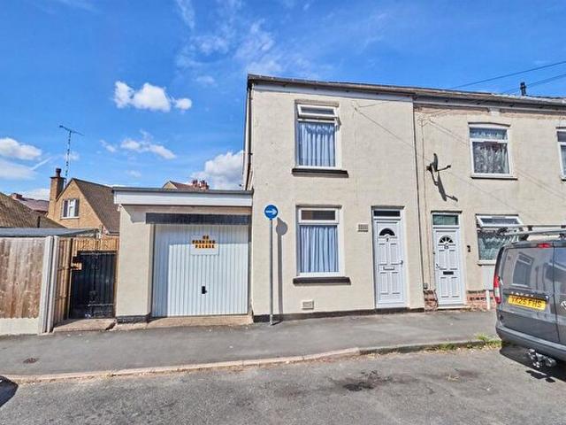 2 Bedroom End Of Terrace House To Rent In New Street, Hinckley, LE10