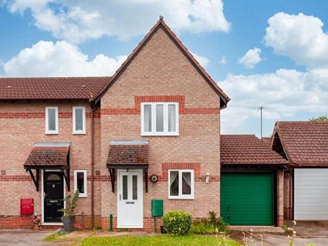 2 Bedroom End Of Terrace House To Rent In Spruce Drive, Bicester, OX26