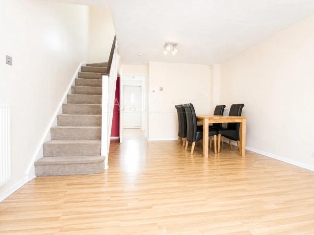 2 Bedroom End Of Terrace To Rent £1,650 pcm