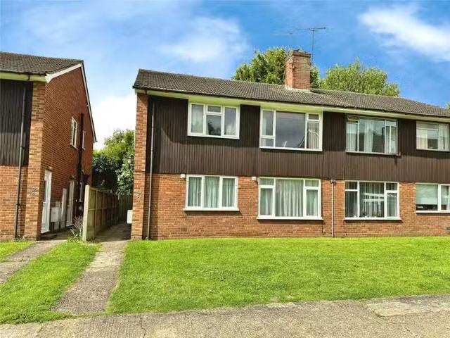 2 bedroom End Terrace Flat to rent, Raymond Avenue, Canterbury.