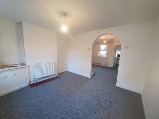 2 bedroom End Terrace House to rent, Bevan Street West, Lowest.
