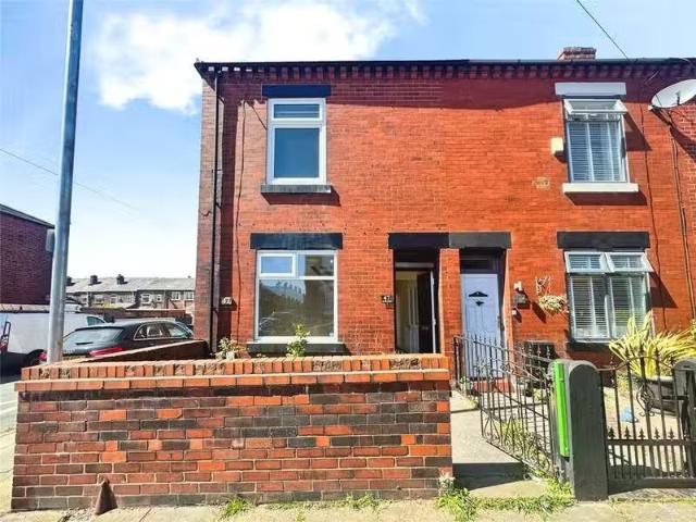 2 bedroom End Terrace House to rent, Charles Street, Swinton.