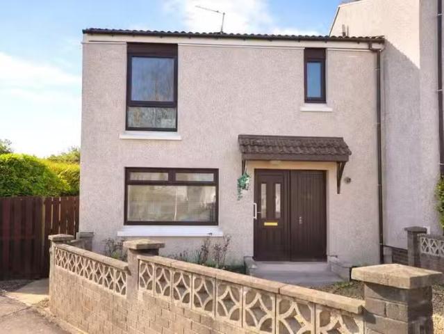 2 bedroom End Terrace House to rent, Corrie Avenue, Stenhousem.