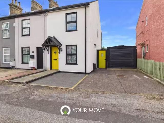 2 bedroom End Terrace House to rent, Market Place, Kessingland.