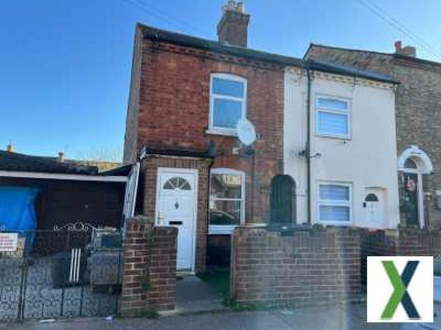 2 Bedroom End Terraced House Available Now