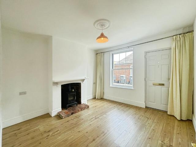 2 bedroom End Terraced House to let