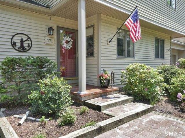 2 bedroom, Enfield CT 06082 LS103073979