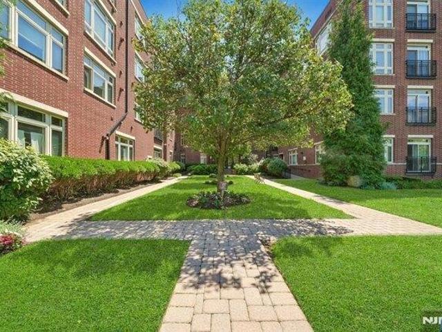 2 bedroom, Englewood NJ 07631 105173532