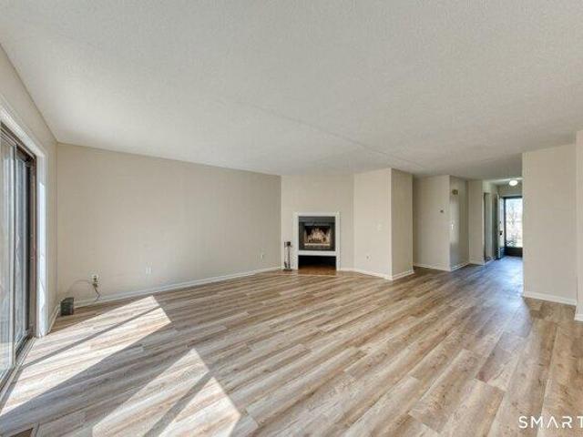 2 bedroom, East Windsor CT 06088 104235473