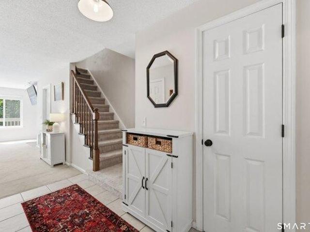 2 bedroom, East Windsor CT 06088 105104882