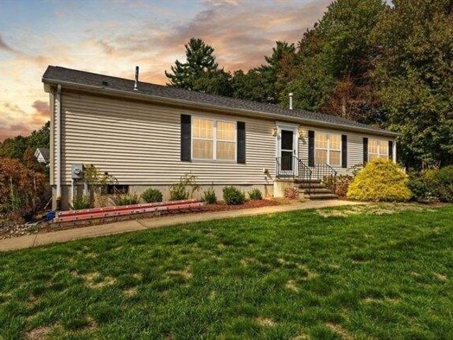 2 bedroom, East Bridgewater MA 02333 102444089