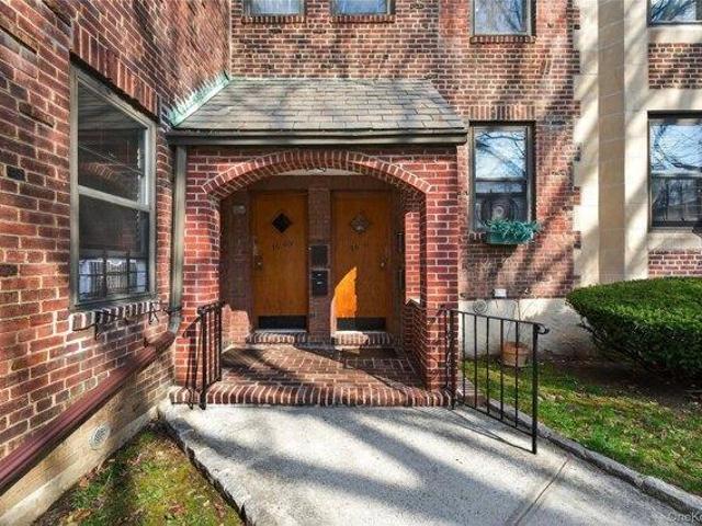 2 bedroom, East Elmhurst NY 11370 105205748