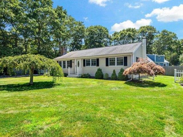 2 bedroom, East Falmouth MA 02536 105082823