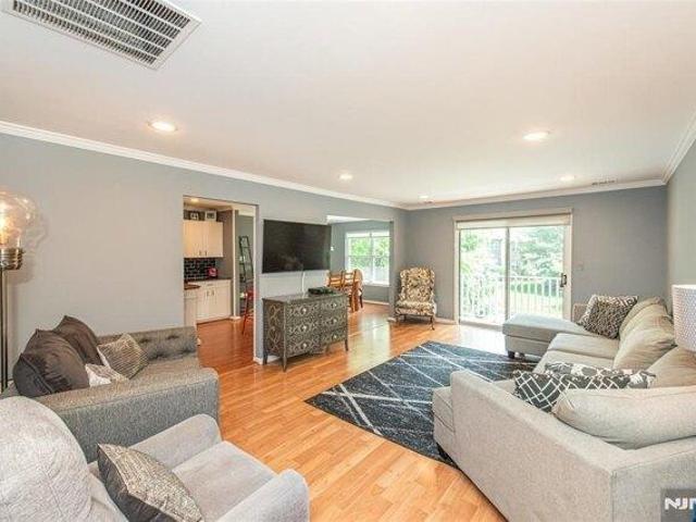 2 bedroom, East Hanover NJ 07936 102778808