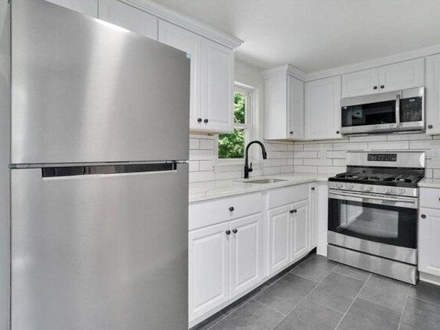 2 bedroom, East Longmeadow MA 01028 104830858