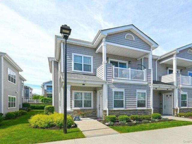 2 bedroom, East Northport NY 11731 103602831