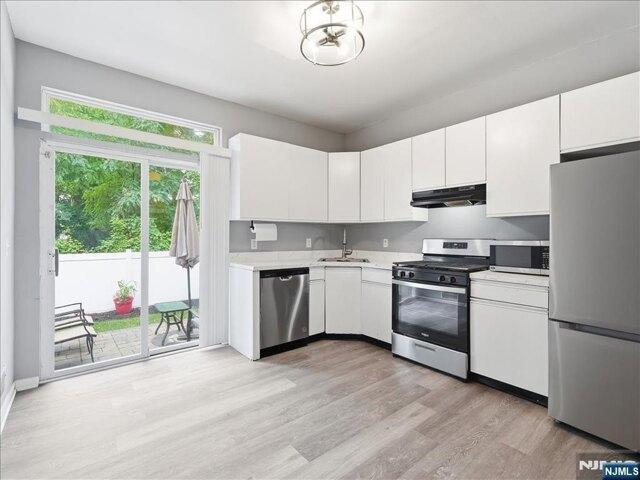 2 bedroom, East Orange NJ 07018 104869998