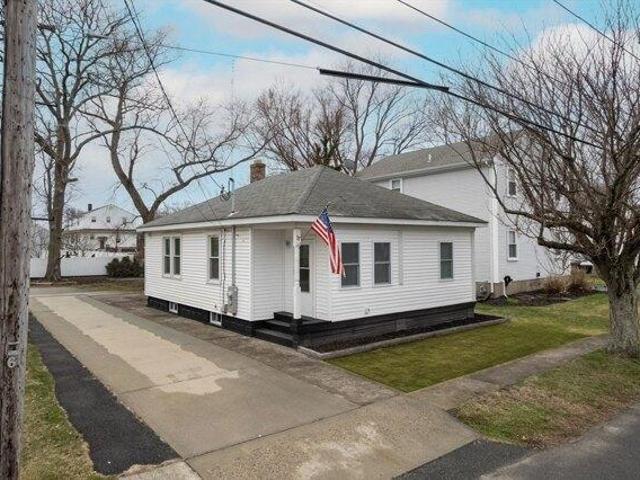 2 bedroom, East Providence RI 02914 102776802
