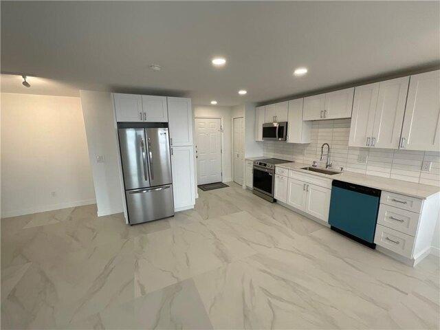2 bedroom, East Providence RI 02915 102318269