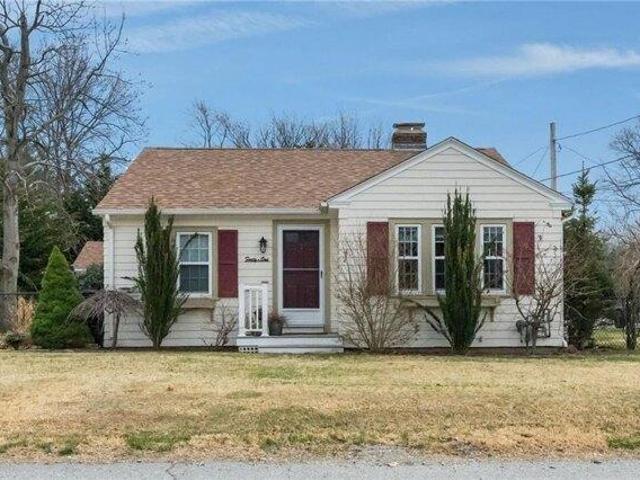 2 bedroom, East Providence RI 02915 104043083