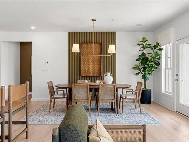 2 bedroom, East Providence RI 02916 102586593