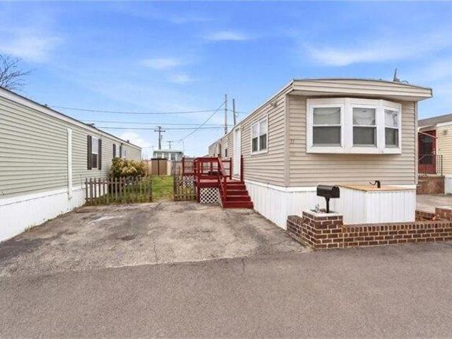 2 bedroom, East Providence RI 02916 104332404