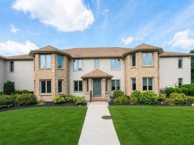 2 bedroom, Easton MA 02334 105158826