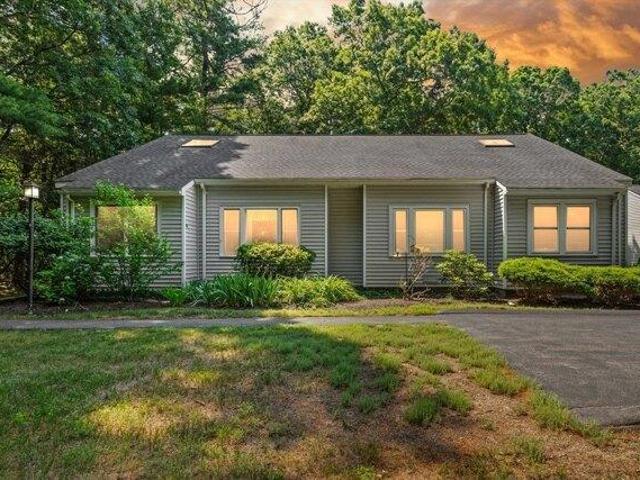 2 bedroom, Easton MA 02356 104835855