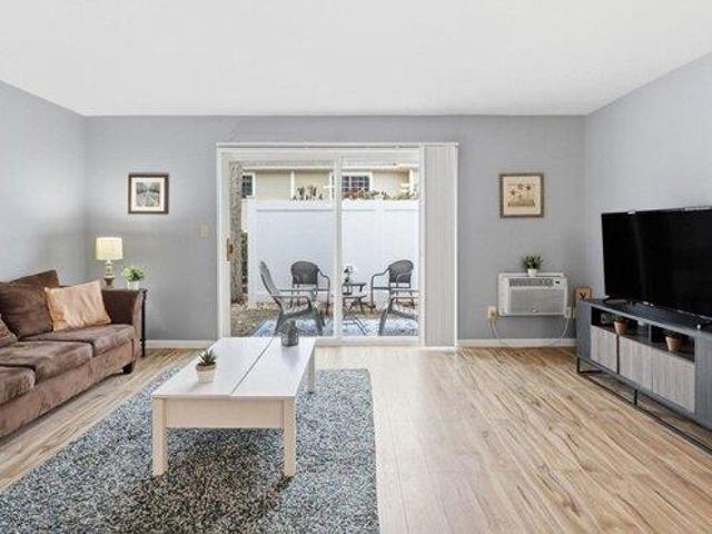 2 bedroom, Easton MA 02375 102370104