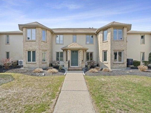 2 bedroom, Easton MA 02375 103017379
